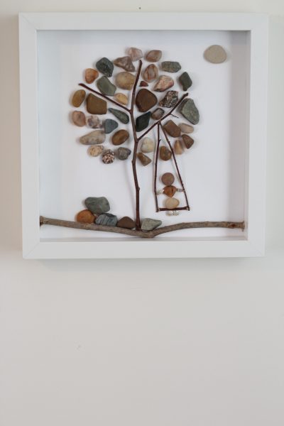 Pebble Art- Create a Super Easy DIY Pebble Art Tree {Easy Art/Craft Ideas}