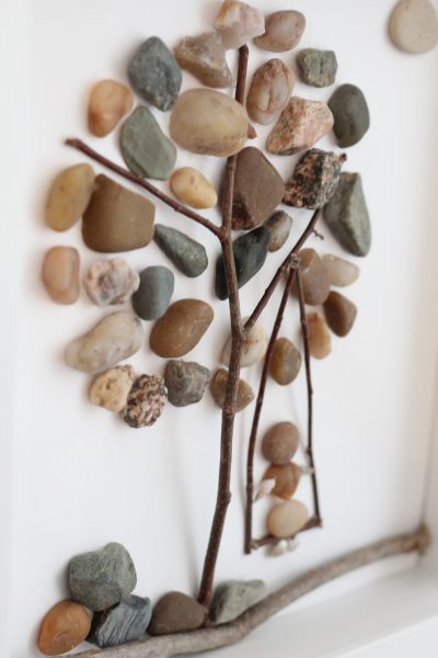 Pebble Art- Create a Super Easy DIY Pebble Art Tree {Easy Art/Craft Ideas}