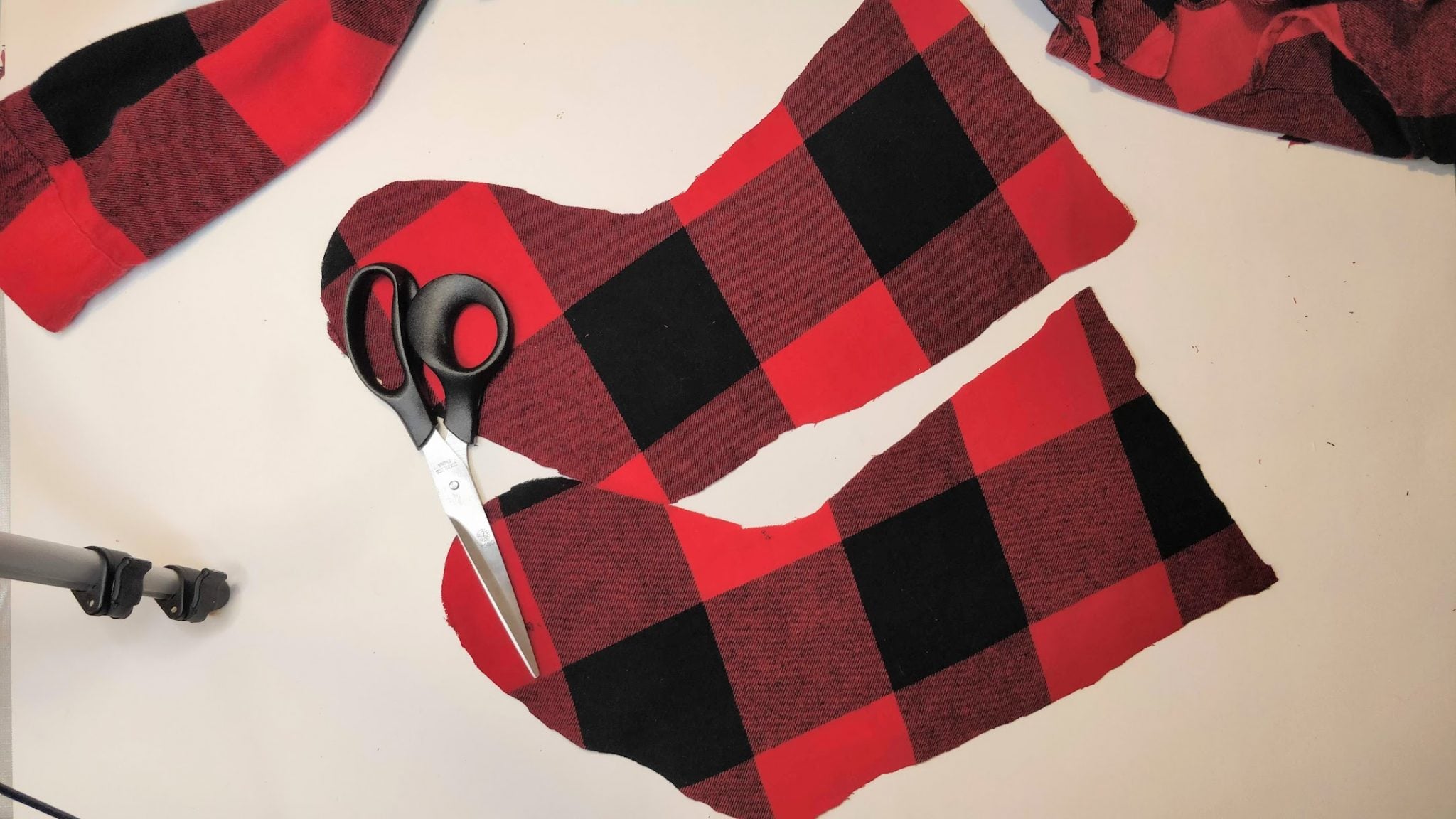 DIY Stockings Made From Old Flannel Shirts {Free Pattern, No-Sew}