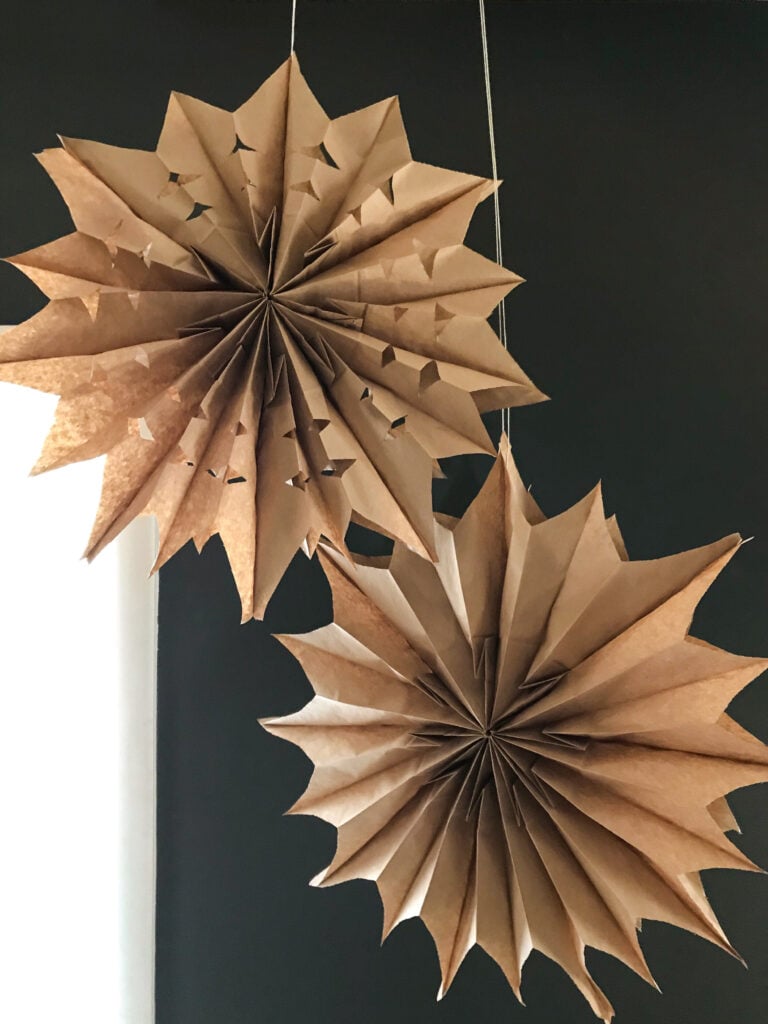 75 Craft Ideas with Paper: Fun DIY's for Kids & Adults