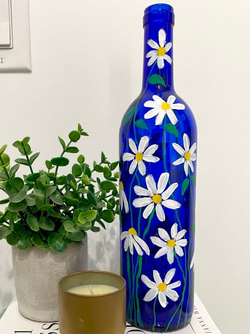 How To Paint Wine Bottles (& Champagne bottles) + 5 Easy Ideas